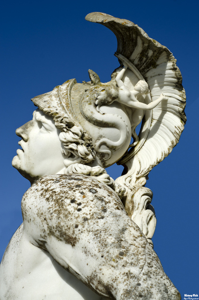 The Dying Achilles Statue in Achilleion Palace: A Symbol of Heroism and ...