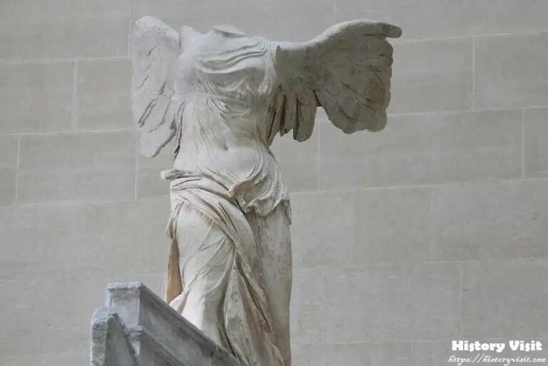 Grace and Power: The Winged Victory of Samothrace at the Louvre ...