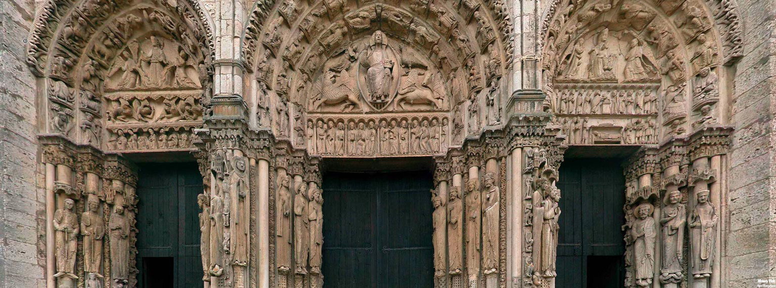 The Splendor of Chartres Cathedral: A Masterpiece of Gothic ...